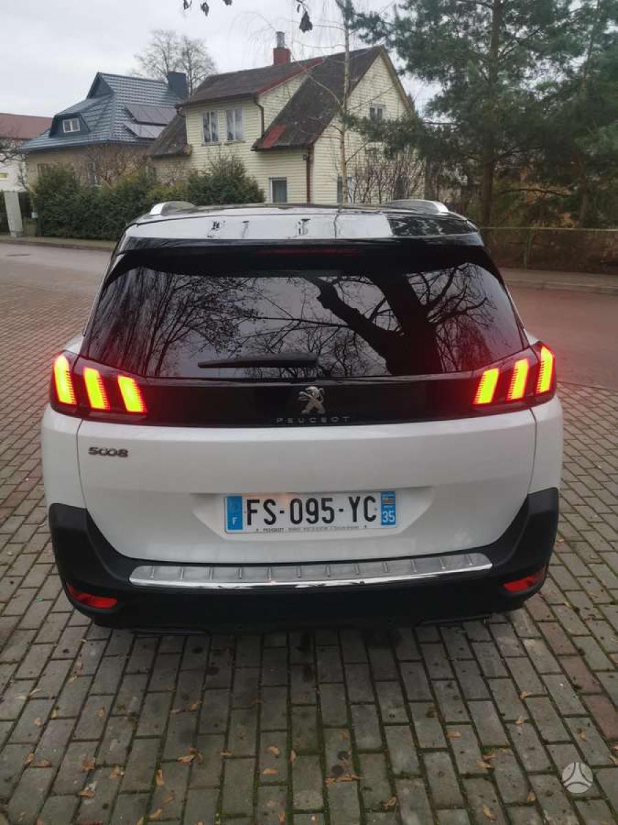 White Peugeot 5008 2020 in Taurage, with an engine capacity of 1.20 L and mileage of 138 thousand km for 10400 €, photo 16 on AUTOMOTO.COM.LV