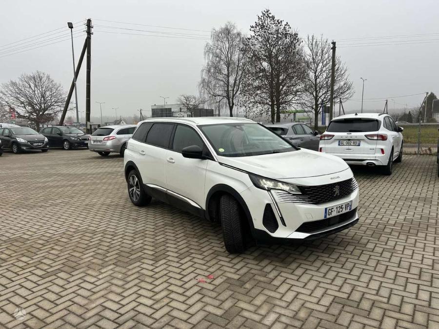 White Peugeot 5008 2022 in Taurage, with an engine capacity of 1.50 L and mileage of 145 thousand km for 17303 €, photo 3 on AUTOMOTO.COM.LV