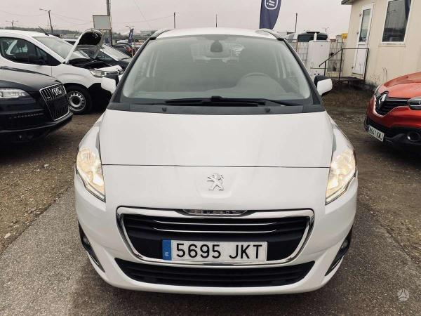 White Peugeot 5008 2016 in Vilnius, with an engine capacity of 1.56 L and mileage of 199 thousand km for 5570 €, photo 3 on AUTOMOTO.COM.LV