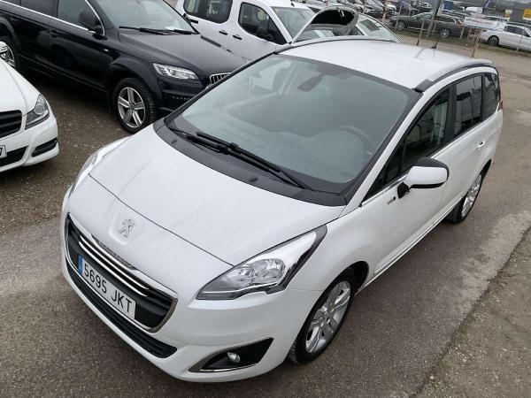 White Peugeot 5008 2016 in Vilnius, with an engine capacity of 1.56 L and mileage of 199 thousand km for 5570 €, photo 5 on AUTOMOTO.COM.LV