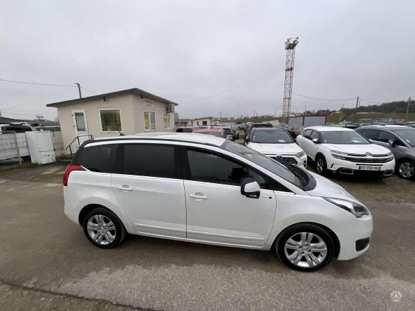 White Peugeot 5008 2016 in Vilnius, with an engine capacity of 1.56 L and mileage of 199 thousand km for 5570 €, photo 6 on AUTOMOTO.COM.LV
