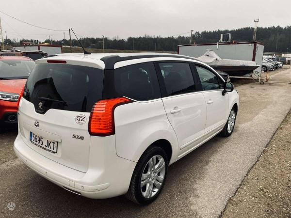 White Peugeot 5008 2016 in Vilnius, with an engine capacity of 1.56 L and mileage of 199 thousand km for 5570 €, photo 8 on AUTOMOTO.COM.LV
