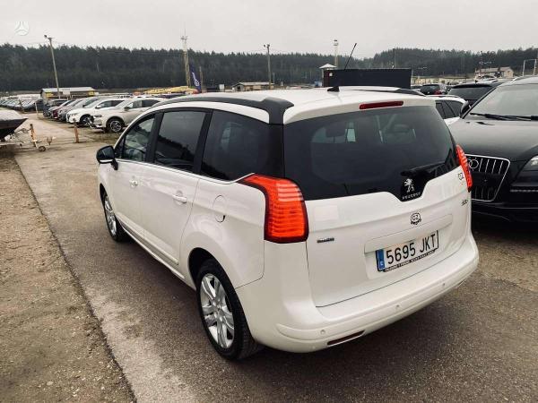 White Peugeot 5008 2016 in Vilnius, with an engine capacity of 1.56 L and mileage of 199 thousand km for 5570 €, photo 10 on AUTOMOTO.COM.LV