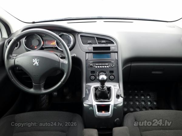 White Peugeot 5008 2011 in Tallinn, with an engine capacity of 1.60 L and mileage of 203 thousand km for 1499 €, photo 5 on AUTOMOTO.COM.LV