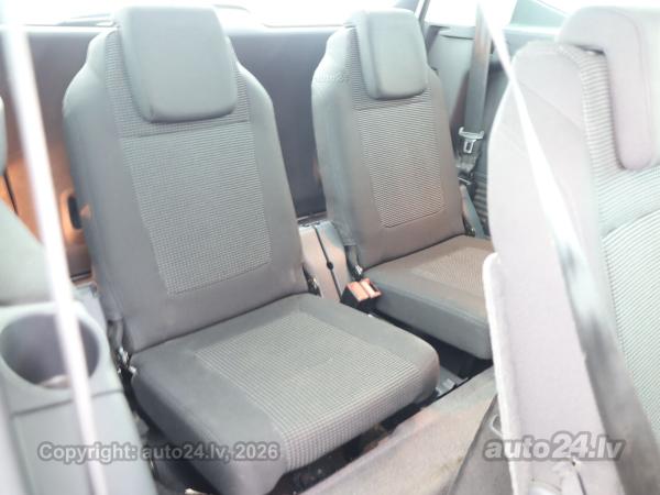 White Peugeot 5008 2011 in Tallinn, with an engine capacity of 1.60 L and mileage of 203 thousand km for 1499 €, photo 8 on AUTOMOTO.COM.LV