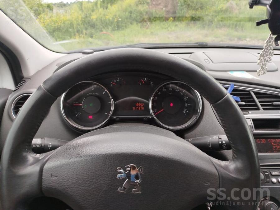 Белый Пежо 5008 2014 в Екабпилс, объемом двигателя 1.60 л и пробегом 317 тыс. км за 4450 €, фото 9 на AUTOMOTO.COM.LV
