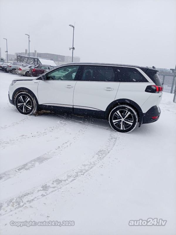 White Peugeot 5008 2018 in Tallinn, with an engine capacity of 1.60 L and mileage of 185 thousand km for 17500 €, photo 7 on AUTOMOTO.COM.LV