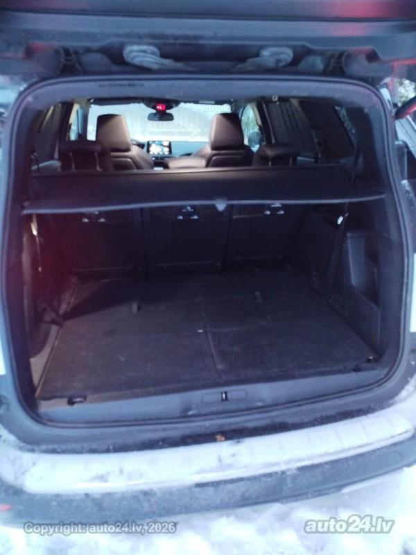 White Peugeot 5008 2018 in Tallinn, with an engine capacity of 1.60 L and mileage of 185 thousand km for 17500 €, photo 11 on AUTOMOTO.COM.LV