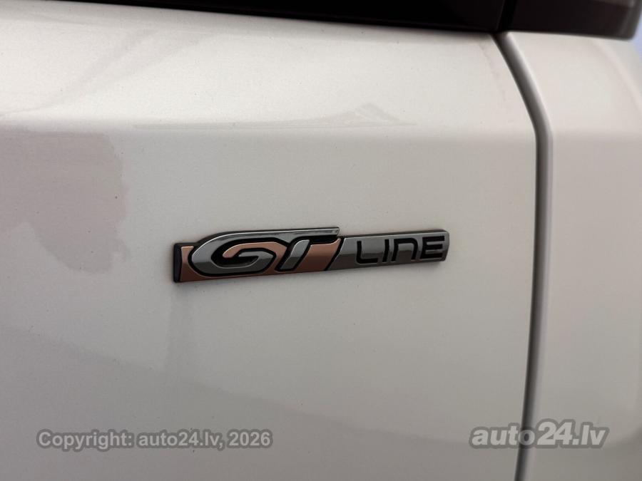 White Peugeot 5008 2018 in Tallinn, with an engine capacity of 1.60 L and mileage of 115 thousand km for 16900 €, photo 7 on AUTOMOTO.COM.LV