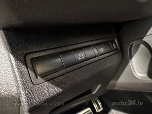 White Peugeot 5008 2018 in Tallinn, with an engine capacity of 1.60 L and mileage of 115 thousand km for 16900 €, photo 11 on AUTOMOTO.COM.LV
