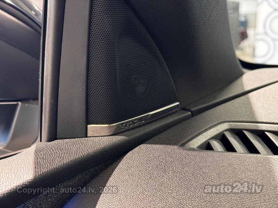 White Peugeot 5008 2018 in Tallinn, with an engine capacity of 1.60 L and mileage of 115 thousand km for 16900 €, photo 19 on AUTOMOTO.COM.LV