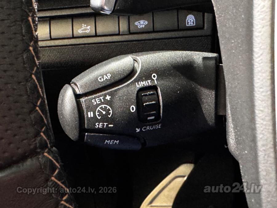 White Peugeot 5008 2018 in Tallinn, with an engine capacity of 1.60 L and mileage of 115 thousand km for 16900 €, photo 28 on AUTOMOTO.COM.LV