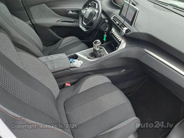 Balts Peugeot 5008 2018 Tallina, ar dzinēja tilpumu 2.00 L un nobraukumu 150 tūkst. km par 14950 €, foto 9 vietnē AUTOMOTO.COM.LV