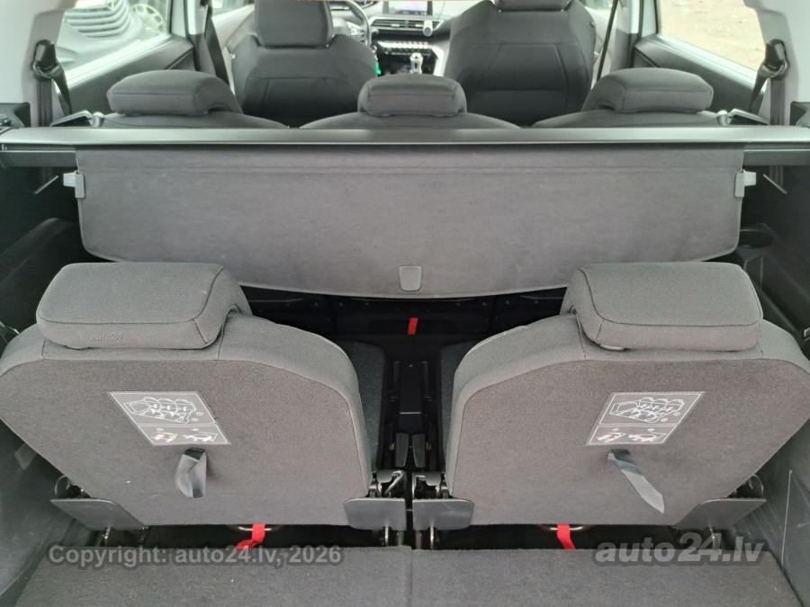 Balts Peugeot 5008 2018 Tallina, ar dzinēja tilpumu 2.00 L un nobraukumu 150 tūkst. km par 14950 €, foto 12 vietnē AUTOMOTO.COM.LV