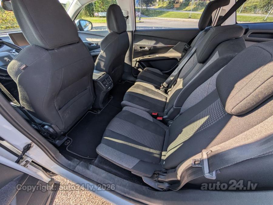 Balts Peugeot 5008 2018 Otepē, ar dzinēja tilpumu 1.20 L un nobraukumu 180 tūkst. km par 12000 €, foto 7 vietnē AUTOMOTO.COM.LV