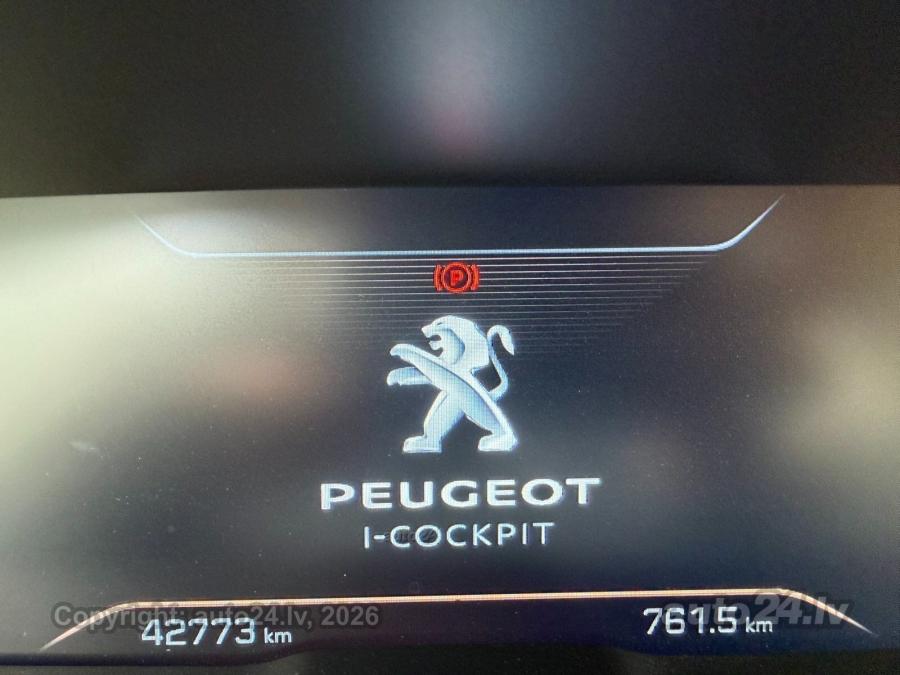 White Peugeot 5008 2019 in Tallinn, with an engine capacity of 1.50 L and mileage of 42 thousand km for 25000 €, photo 6 on AUTOMOTO.COM.LV