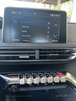 Balts Peugeot 5008 2020 Tallina, ar dzinēja tilpumu 1.20 L un nobraukumu 121 tūkst. km par 14490 €, foto 9 vietnē AUTOMOTO.COM.LV