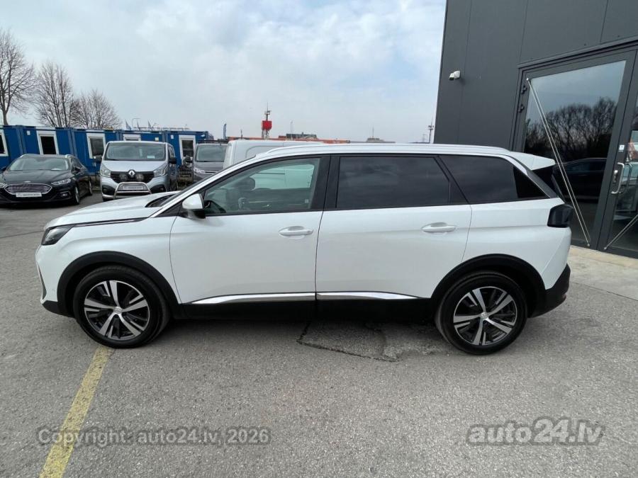 White Peugeot 5008 2021 in Tartu, with an engine capacity of 1.50 L and mileage of 90 thousand km for 22990 €, photo 5 on AUTOMOTO.COM.LV