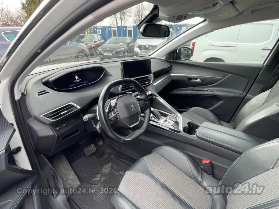 White Peugeot 5008 2021 in Tartu, with an engine capacity of 1.50 L and mileage of 90 thousand km for 22990 €, photo 11 on AUTOMOTO.COM.LV