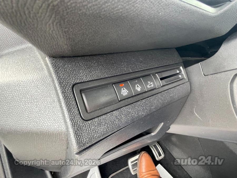 White Peugeot 5008 2022 in Tartu, with an engine capacity of 1.50 L and mileage of 75 thousand km for 25990 €, photo 14 on AUTOMOTO.COM.LV