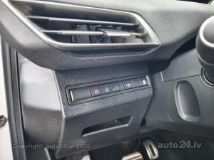White Peugeot 5008 2023 in Parnu, with an engine capacity of 2.00 L and mileage of 147 thousand km for 28000 €, photo 15 on AUTOMOTO.COM.LV