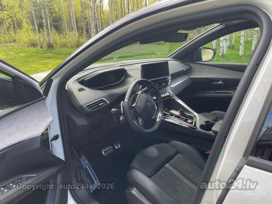 White Peugeot 5008 2024 in Tallinn, with an engine capacity of 1.50 L and mileage of 73 thousand km for 30990 €, photo 3 on AUTOMOTO.COM.LV