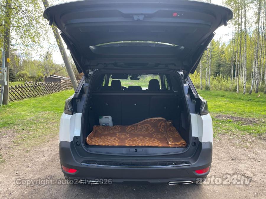 White Peugeot 5008 2024 in Tallinn, with an engine capacity of 1.50 L and mileage of 73 thousand km for 30990 €, photo 4 on AUTOMOTO.COM.LV