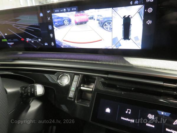 White Peugeot 5008 2025 in Tallinn, with an engine capacity of 1.20 L and mileage of 37 thousand km for 31500 €, photo 9 on AUTOMOTO.COM.LV