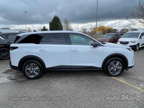 Balts Peugeot 5008 2026 Tartu, ar dzinēja tilpumu 1.20 L un nobraukumu 5 tūkst. km par 32900 €, foto 4 vietnē AUTOMOTO.COM.LV