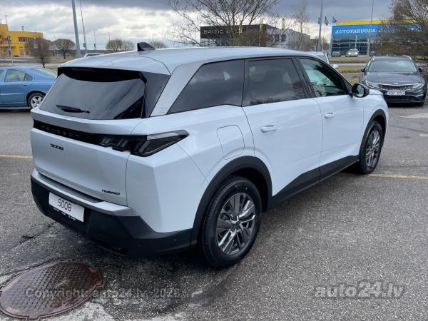 Balts Peugeot 5008 2026 Tartu, ar dzinēja tilpumu 1.20 L un nobraukumu 5 tūkst. km par 32900 €, foto 5 vietnē AUTOMOTO.COM.LV