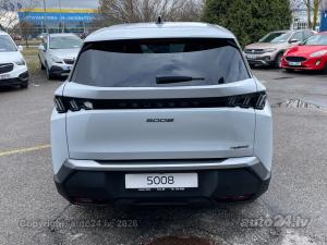Balts Peugeot 5008 2026 Tartu, ar dzinēja tilpumu 1.20 L un nobraukumu 5 tūkst. km par 32900 €, foto 7 vietnē AUTOMOTO.COM.LV