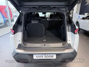 White Peugeot 5008 2026 in Tallinn, with an engine capacity of 0.00 L and mileage of 2 thousand km for 38990 €, photo 12 on AUTOMOTO.COM.LV