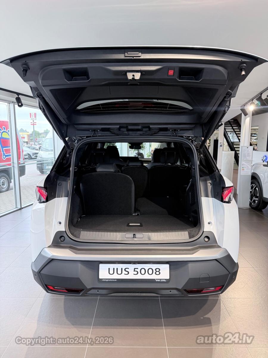 White Peugeot 5008 2026 in Tallinn, with an engine capacity of 0.00 L and mileage of 2 thousand km for 38990 €, photo 13 on AUTOMOTO.COM.LV