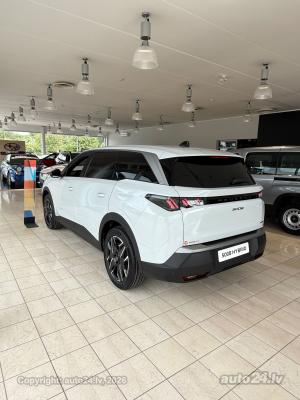 Balts Peugeot 5008 2026 Jehvi, ar dzinēja tilpumu 1.20 L un nobraukumu 2 tūkst. km par 32490 €, foto 5 vietnē AUTOMOTO.COM.LV
