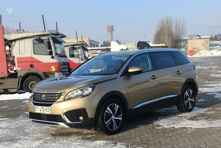 Yellow Peugeot 5008 2018 in Taurage, with an engine capacity of 1.20 L and mileage of 120 thousand km for 10200 €, photo 2 on AUTOMOTO.COM.LV