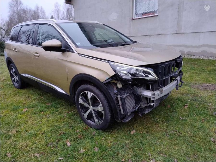 Yellow Peugeot 5008 2017 in Alytus, with an engine capacity of 1.20 L and mileage of 164 thousand km for 5900 €, photo 1 on AUTOMOTO.COM.LV