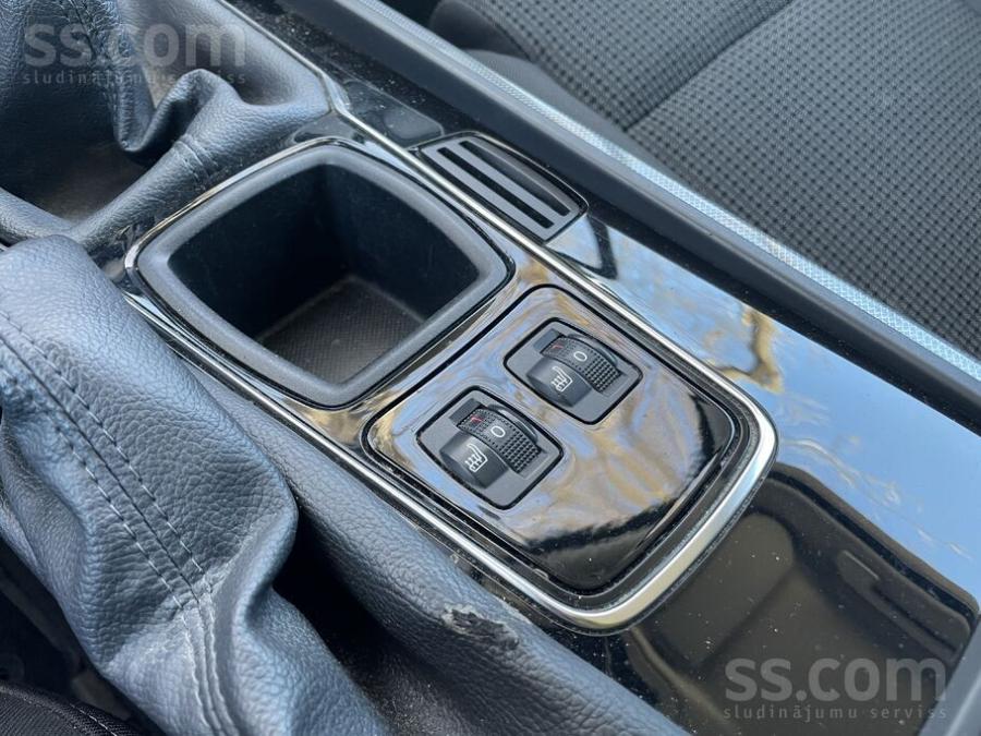 Black Peugeot 508 2013 in Riga, with an engine capacity of 2.00 L and mileage of 269 thousand km for 3990 €, photo 26 on AUTOMOTO.COM.LV