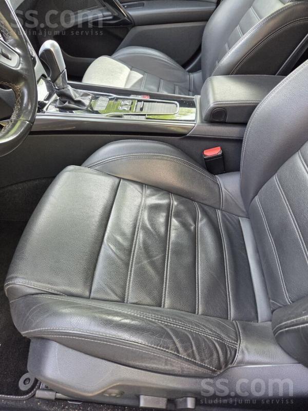 Black Peugeot 508 2015 in Daugavpils, with an engine capacity of 2.00 L and mileage of 170 thousand km for 8395 €, photo 10 on AUTOMOTO.COM.LV