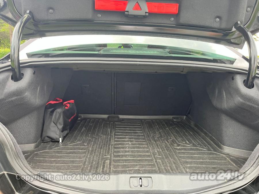 Black Peugeot 508 2018 in Tartu, with an engine capacity of 2.00 L and mileage of 240 thousand km for 9400 €, photo 10 on AUTOMOTO.COM.LV