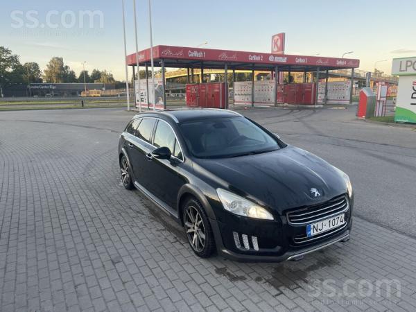 Black Peugeot 508 2012 in Riga, with an engine capacity of 2.00 L and mileage of 321 thousand km for 3000 €, photo 3 on AUTOMOTO.COM.LV