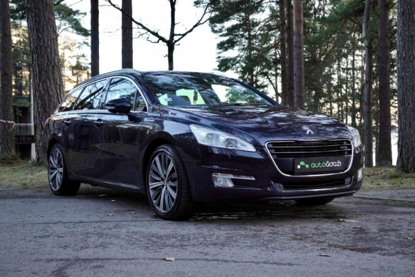 Black Peugeot 508 2012 in Riga, with an engine capacity of 2.20 L and mileage of 333 thousand km for 6250 €, photo 3 on AUTOMOTO.COM.LV
