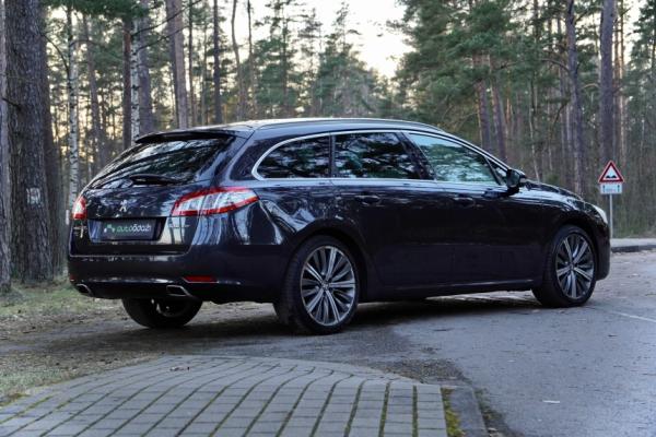Black Peugeot 508 2012 in Riga, with an engine capacity of 2.20 L and mileage of 333 thousand km for 6250 €, photo 5 on AUTOMOTO.COM.LV