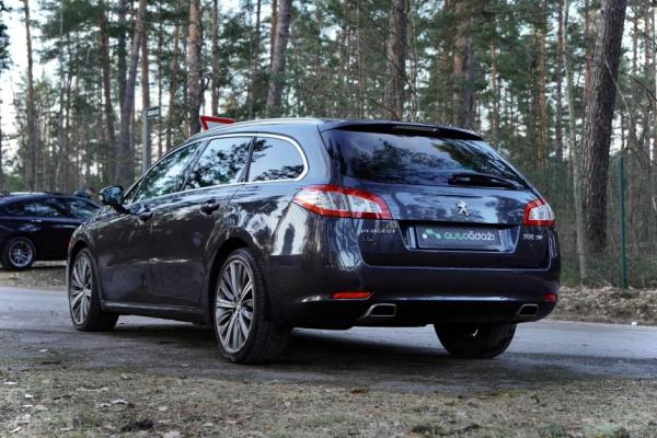 Black Peugeot 508 2012 in Riga, with an engine capacity of 2.20 L and mileage of 333 thousand km for 6250 €, photo 8 on AUTOMOTO.COM.LV