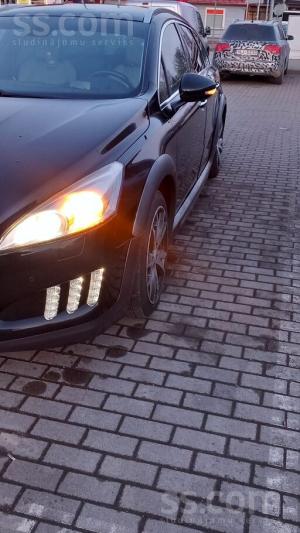 Black Peugeot 508 2012 in Valmiera, with an engine capacity of 2.00 L and mileage of 328 thousand km for 4000 €, photo 4 on AUTOMOTO.COM.LV