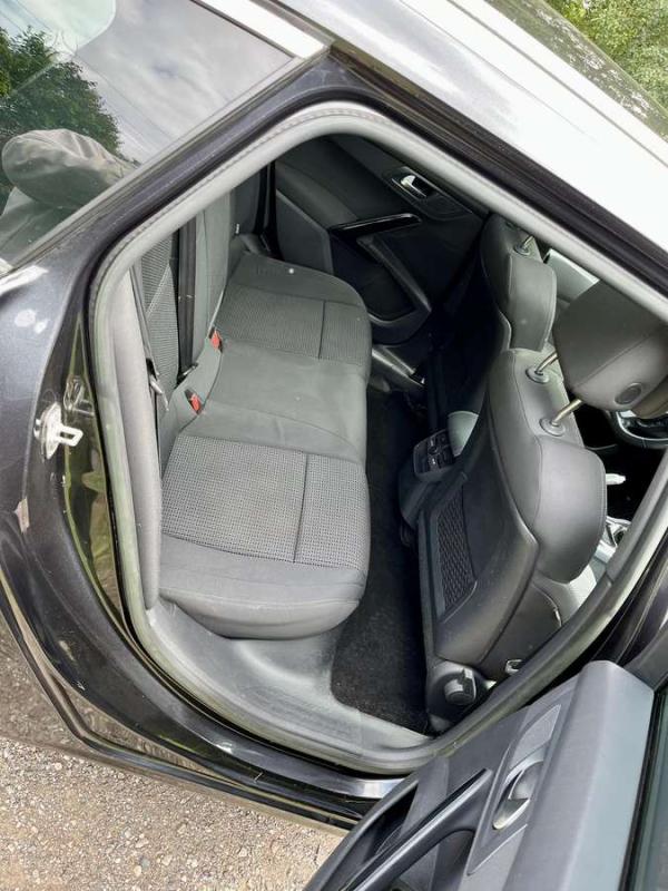 Black Peugeot 508 2014 in Kaunas, with an engine capacity of 1.56 L and mileage of 352 thousand km for 3500 €, photo 8 on AUTOMOTO.COM.LV