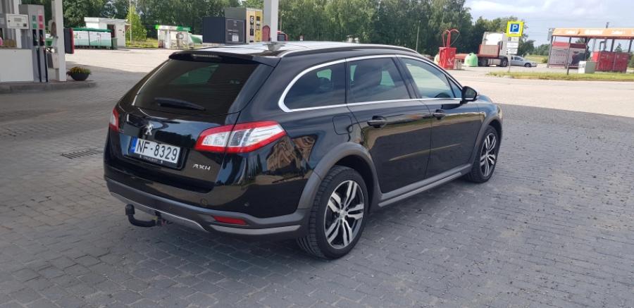 Black Peugeot 508 2015 in Riga, with an engine capacity of 2.00 L and mileage of 238 thousand km for 9750 €, photo 8 on AUTOMOTO.COM.LV