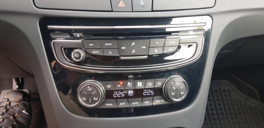 Black Peugeot 508 2015 in Riga, with an engine capacity of 2.00 L and mileage of 238 thousand km for 9750 €, photo 32 on AUTOMOTO.COM.LV