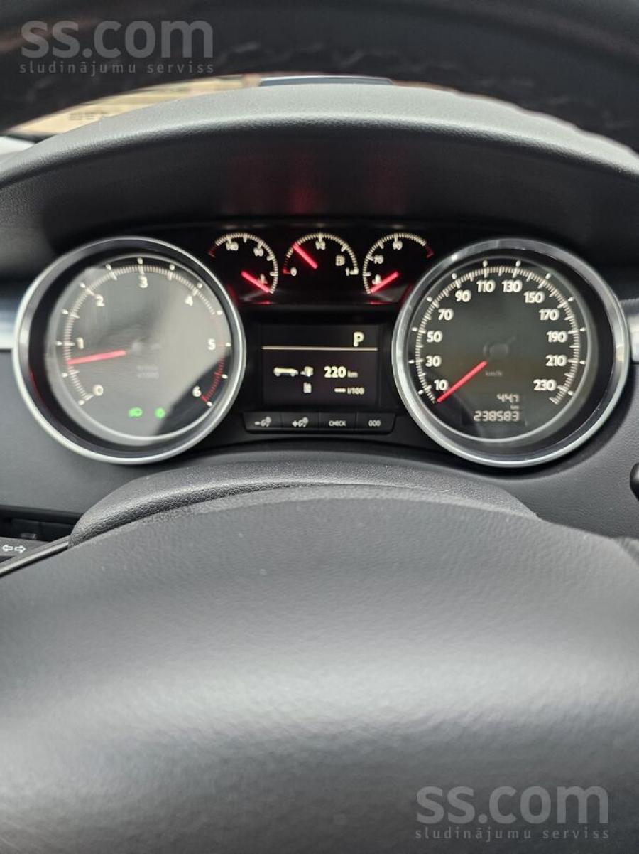 Melns Peugeot 508 2015 Liepāja, ar dzinēja tilpumu 2.20 L un nobraukumu 242 tūkst. km par 5600 €, foto 10 vietnē AUTOMOTO.COM.LV