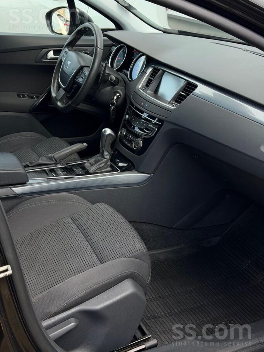 Black Peugeot 508 2016 in Riga, with an engine capacity of 1.60 L and mileage of 161 thousand km for 6980 €, photo 9 on AUTOMOTO.COM.LV