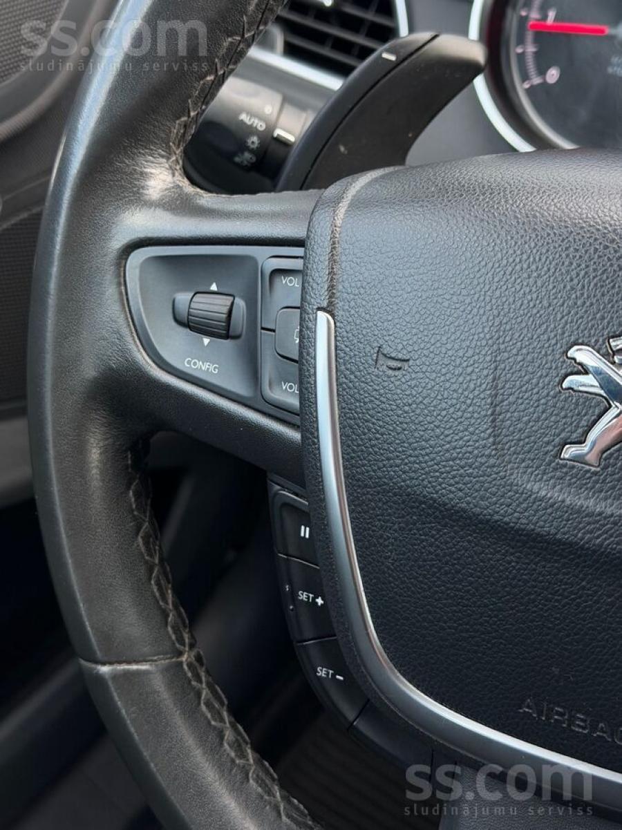Black Peugeot 508 2016 in Riga, with an engine capacity of 1.60 L and mileage of 161 thousand km for 6980 €, photo 15 on AUTOMOTO.COM.LV